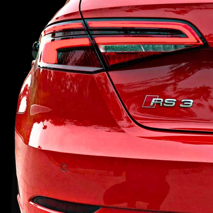 Logo / Badge Audi RS3 / RS4 / RS5 / RS6 / RS7 / RSQ3 / RSQ8 Noir – RS SHOP